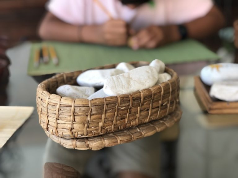 How to make a gratitude stone? - Wellnessing