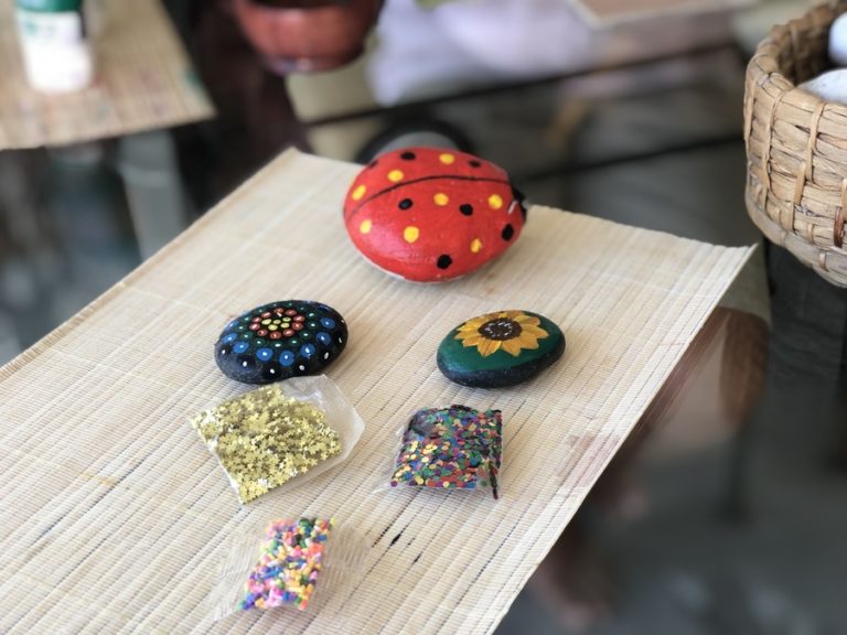 How to make a gratitude stone? - Wellnessing